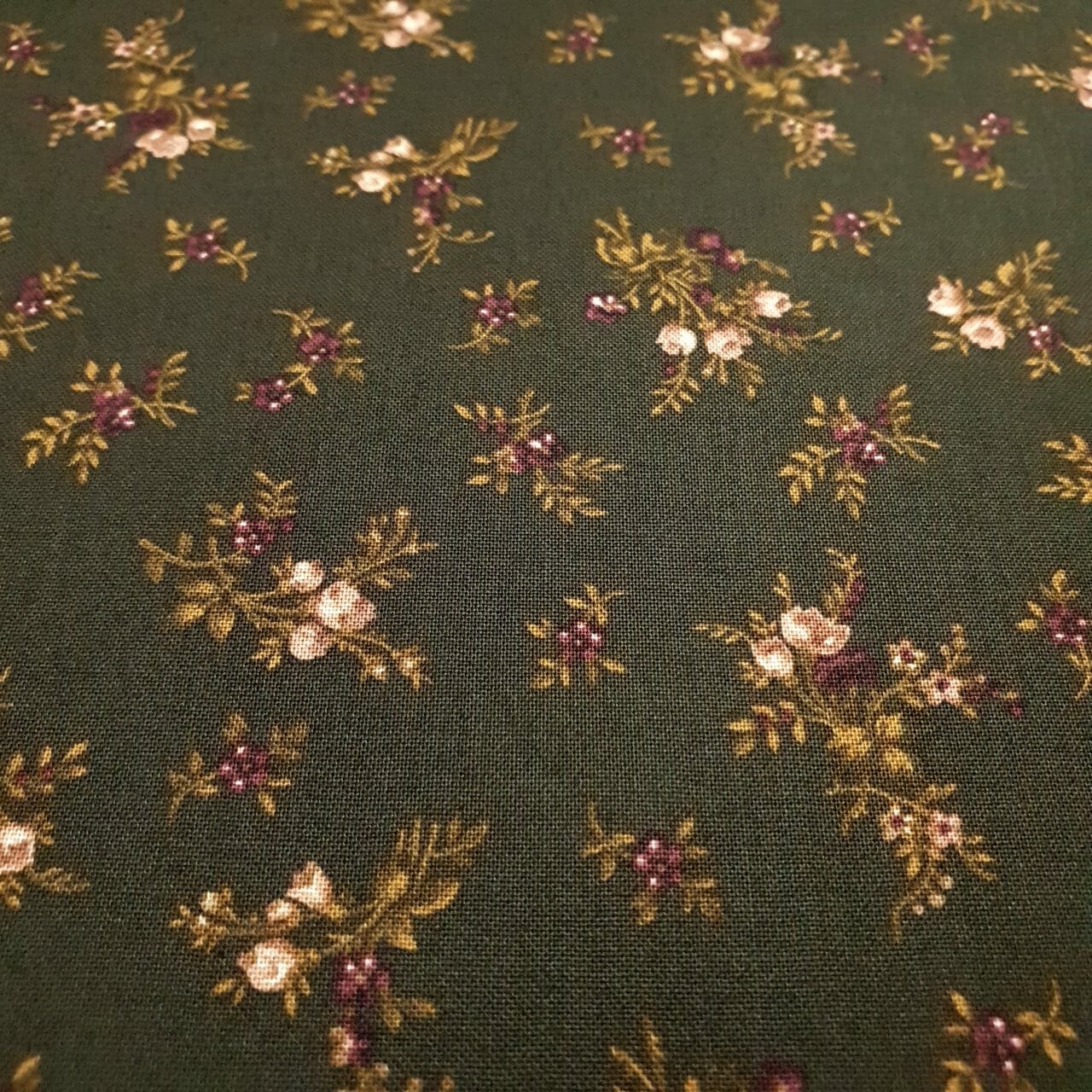 Tela Patchwork Flores Marrón | Calico